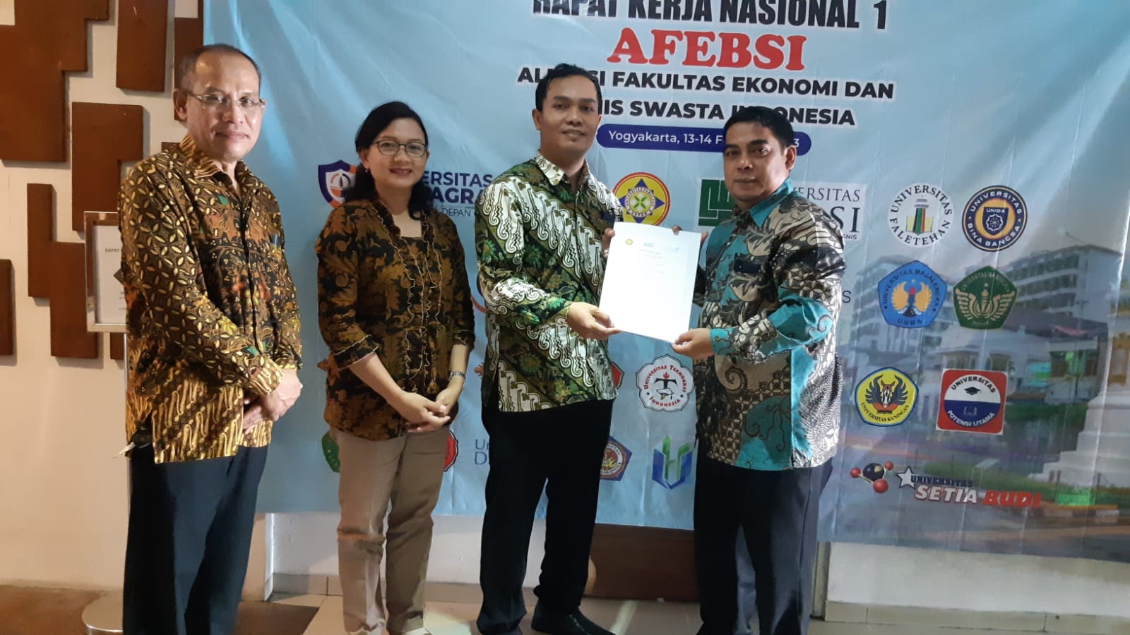 Penandatanganan Nota Kesepahaman Prodi Kewirausahaan UWM dengan Prodi Kewirausahaan Universitas ...