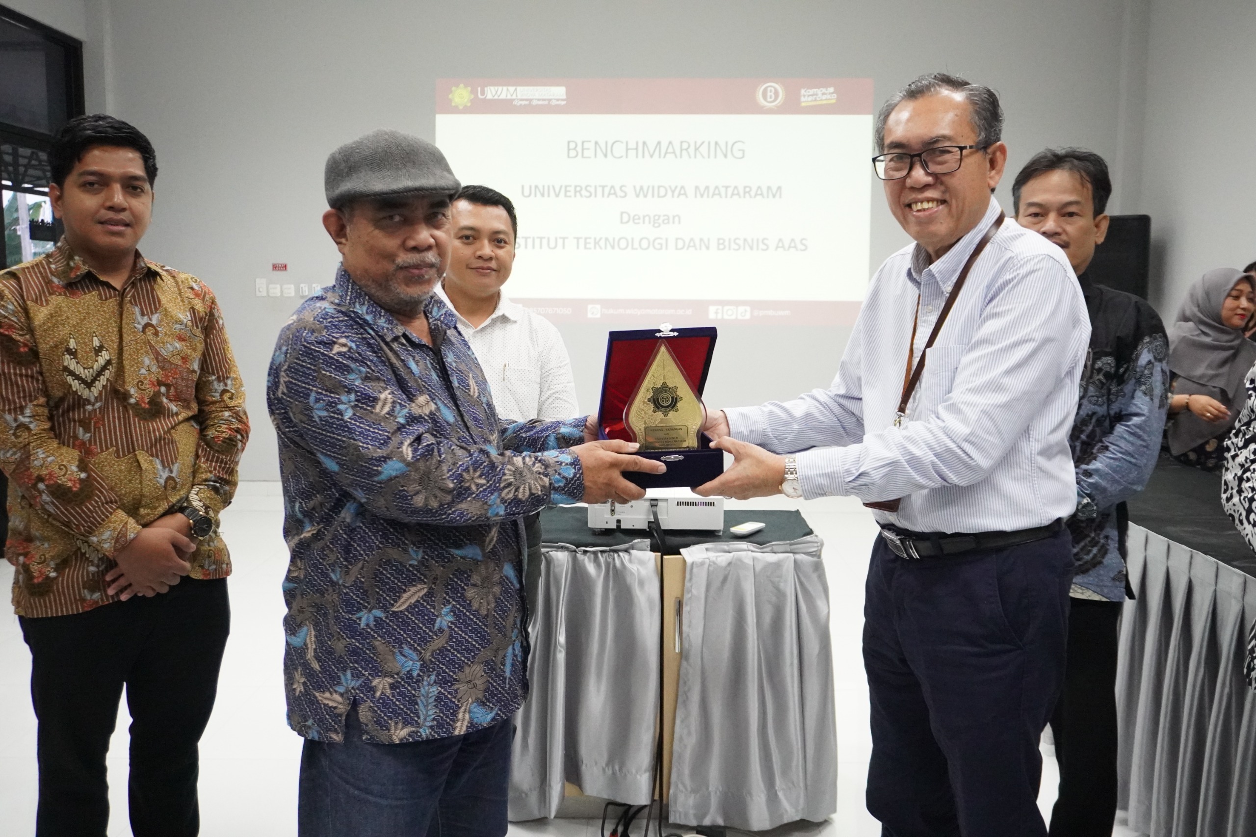 Kolaborasi Menuju Perguruan Tinggi yang Lebih Baik: Penandatanganan MoU ...