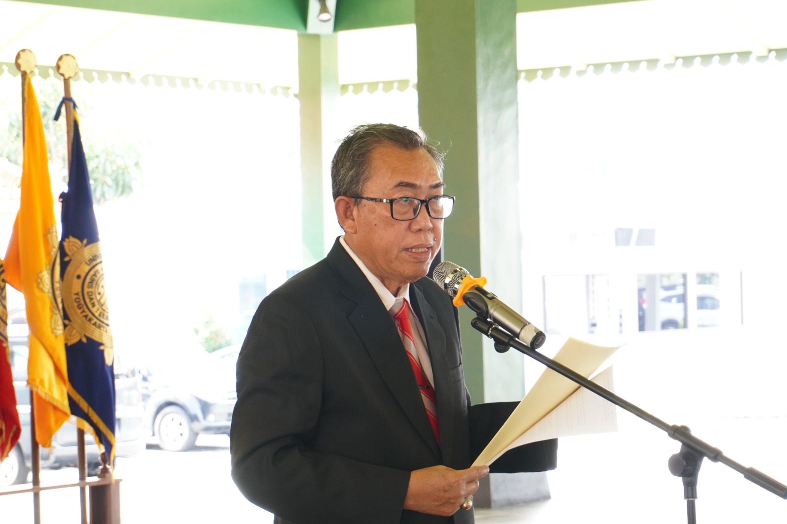 Rektor UWM Lantik Pimpinan Muda untuk Wakil Rektor: Wujud Kaderisasi ...